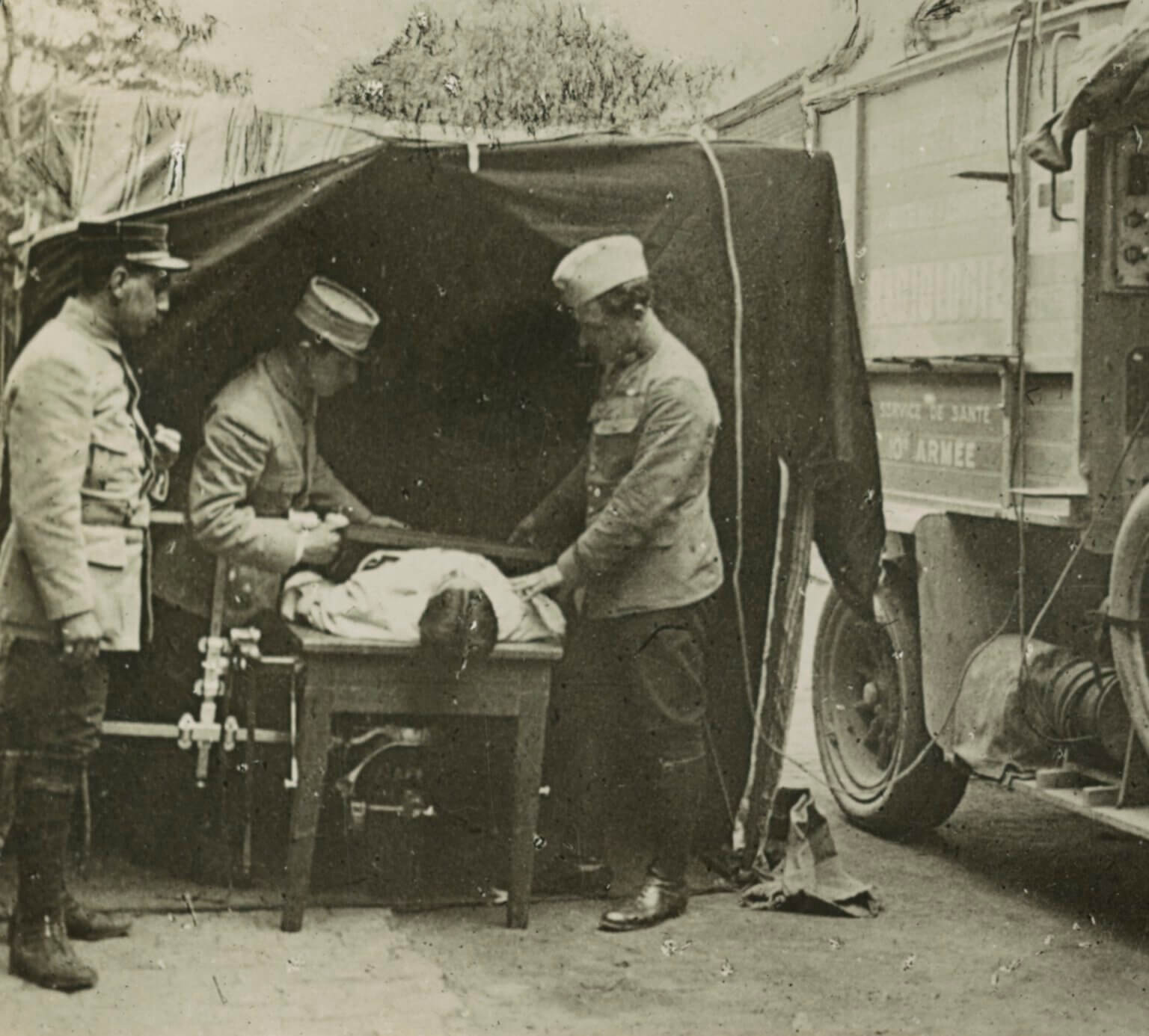 The first X-ray mobiles - Marie Curie's war - The scientist - Hayadan