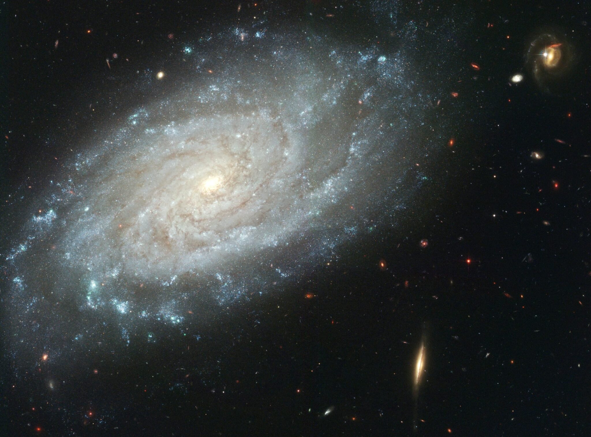 Hubble Focuses on Galaxy That Maps the Expansion of the Universe - Science - Hayadan